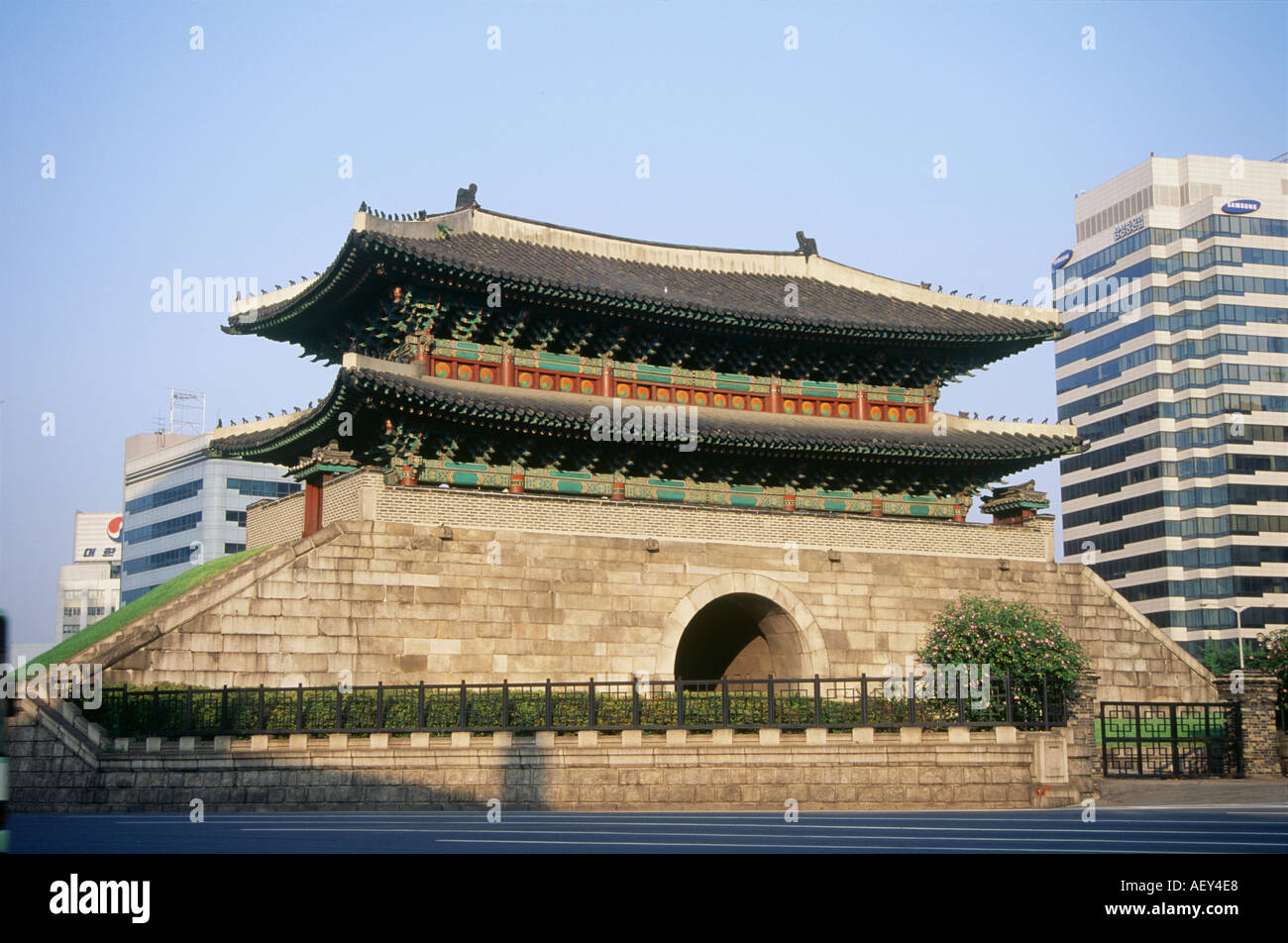 Nam dae mun SEOUL KOREA Stock Photo - Alamy
