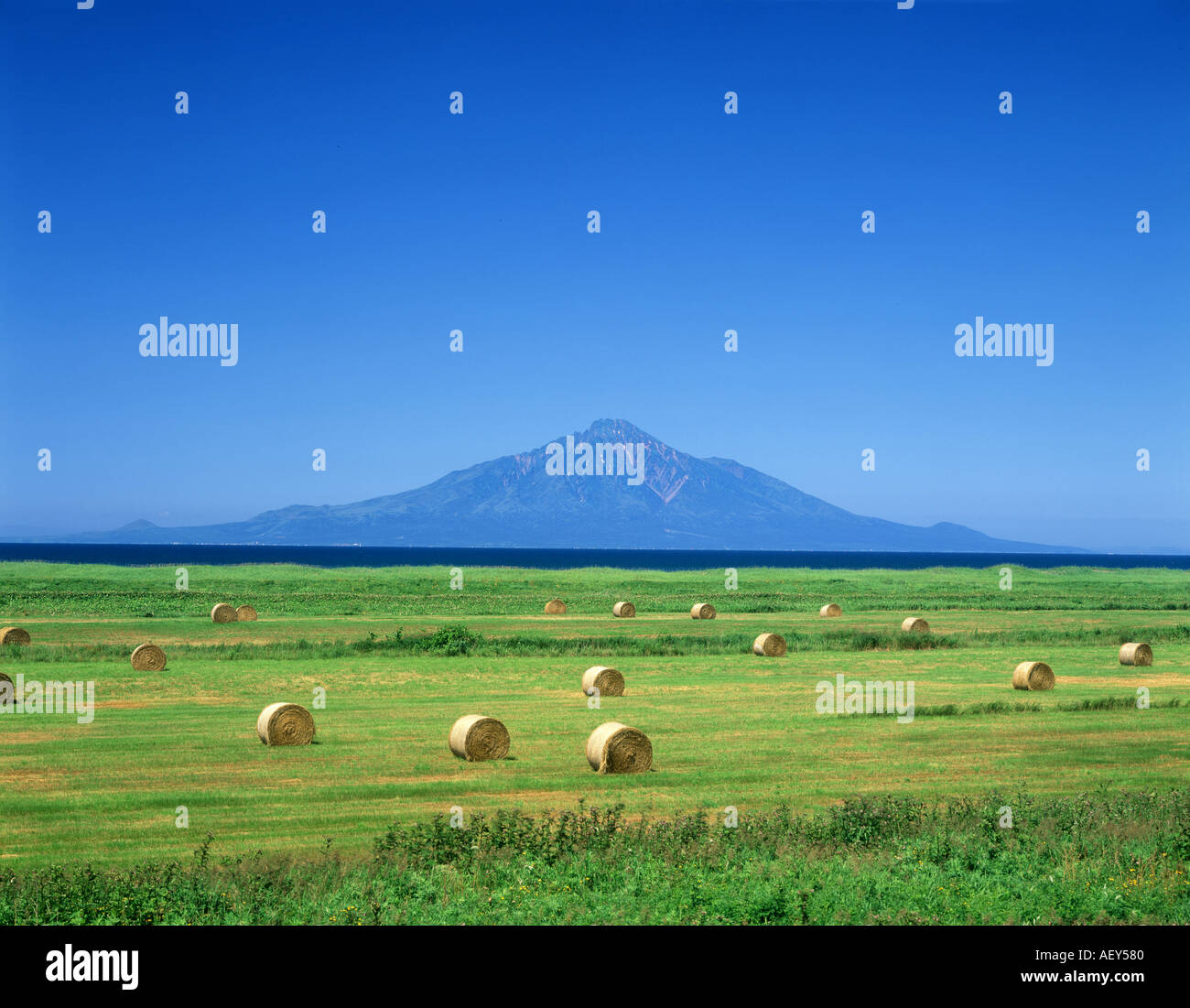 Rishiri hi-res stock photography and images - Alamy
