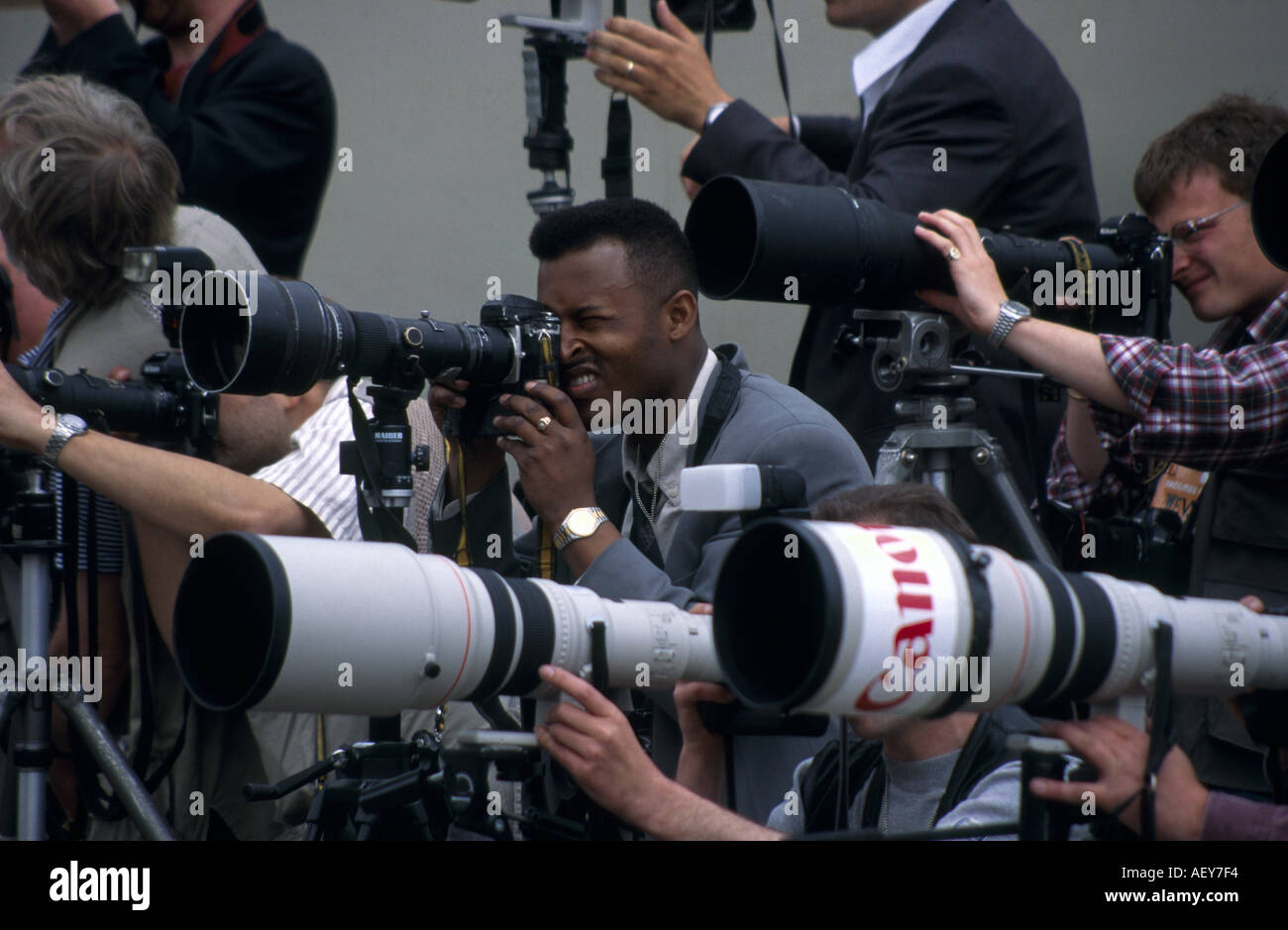 Press photographers at work hi-res stock photography and images - Alamy