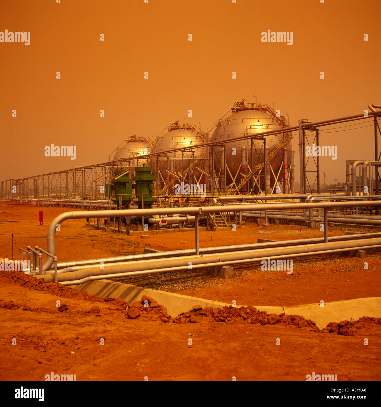 Nigeria oil and gas industry hi-res stock photography and images - Alamy