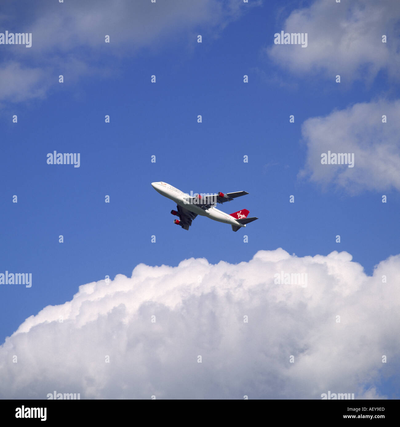 Virgin Atlantic Boeing 747 Jumbo Jet in flight Stock Photo - Alamy