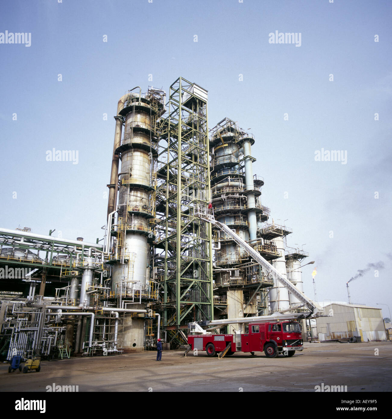 Oil refinery and petrochemical installations in Nigeria Stock Photo - Alamy
