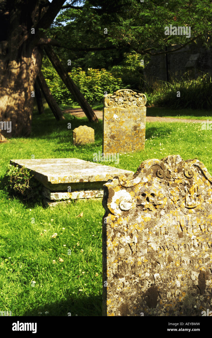A country church yard hi-res stock photography and images - Alamy