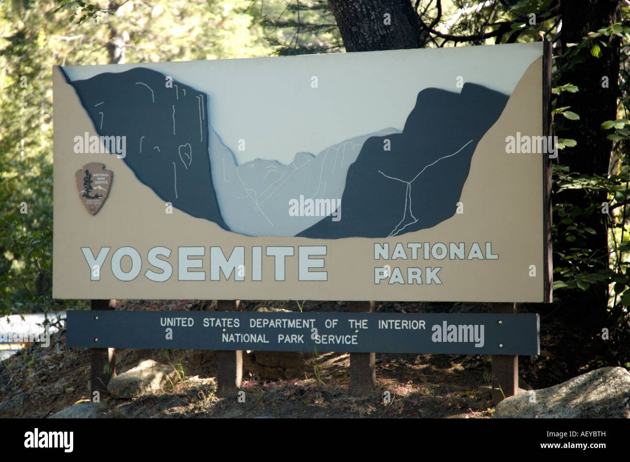 Entrance sign yosemite national park hi-res stock photography and ...
