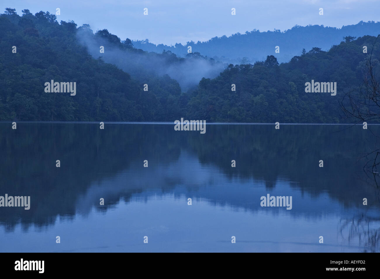 Mirror surface mountain lake hi-res stock photography and images - Alamy