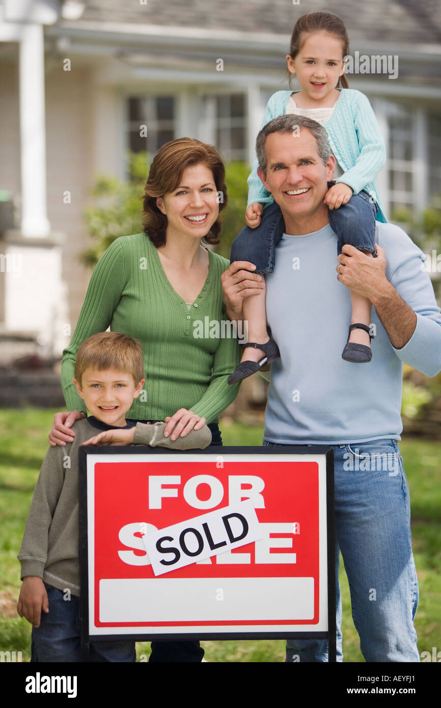 Sign front americana hi-res stock photography and images - Alamy