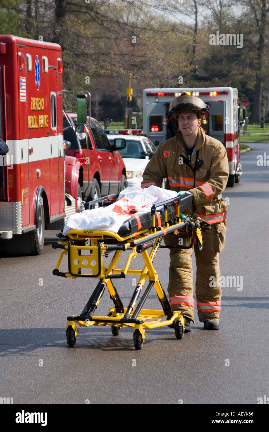 EMT Paramedic at work Stock Photo - Alamy