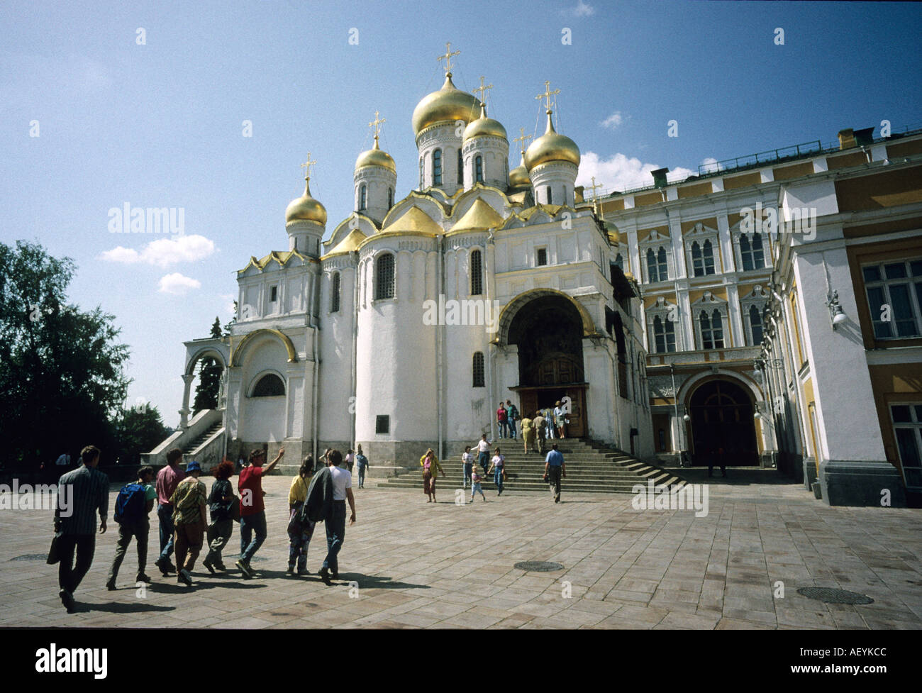 Domes annunciation cathedral kremlin hi-res stock photography and ...