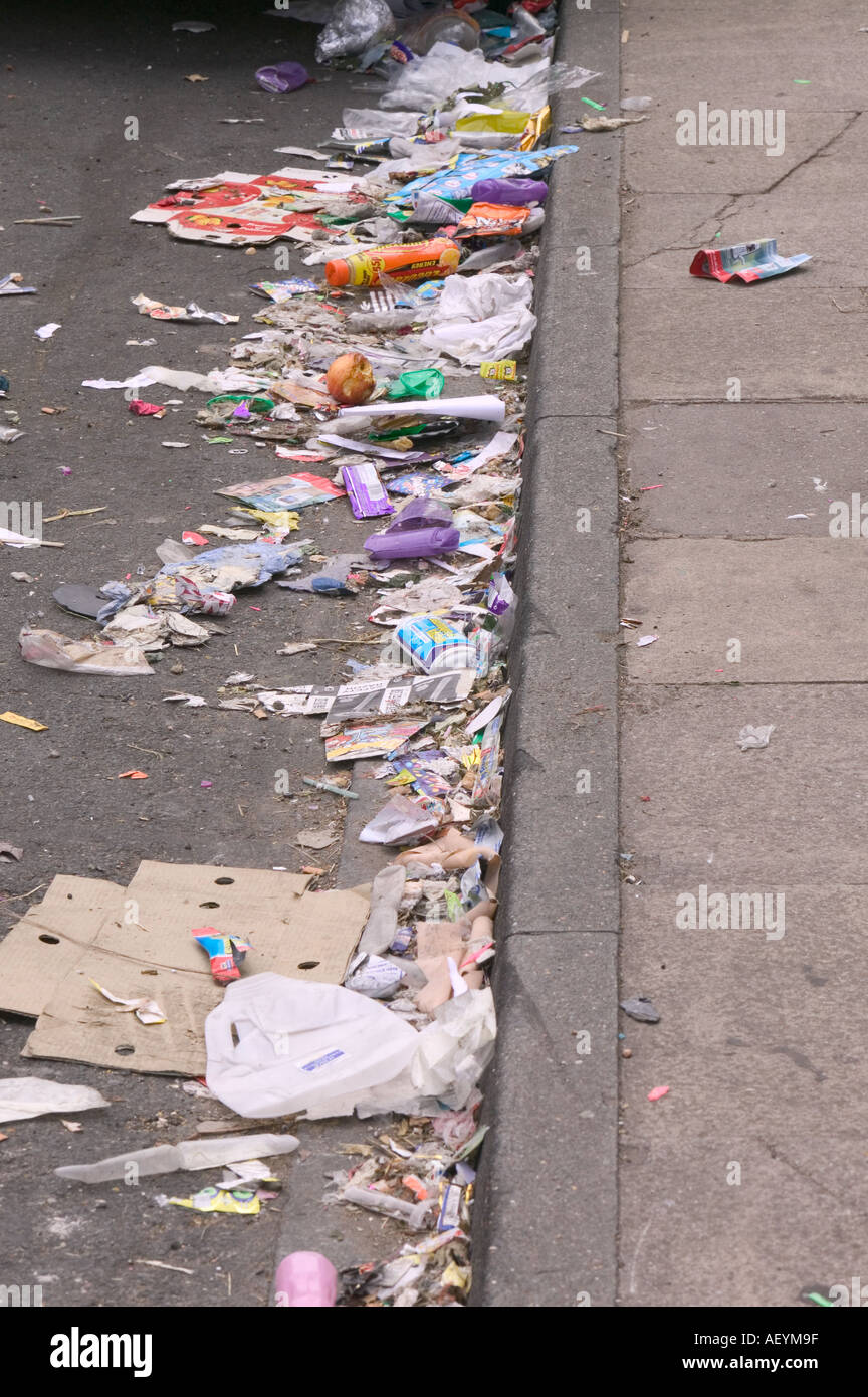 Gutter overflowing hi-res stock photography and images - Alamy