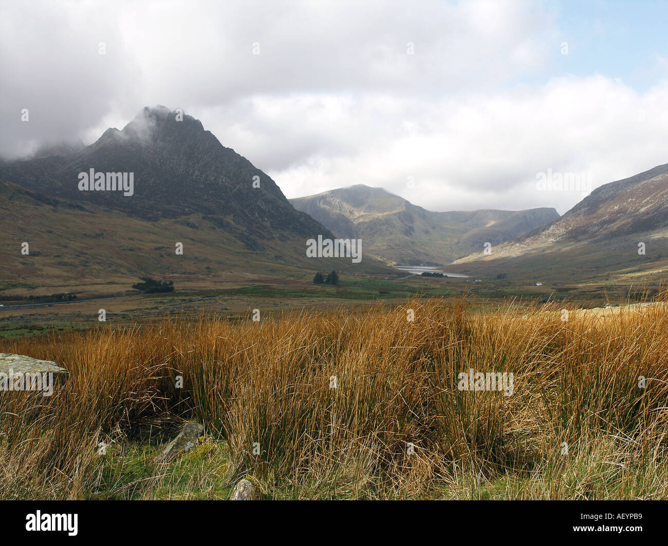 Mount tryfan hi-res stock photography and images - Alamy