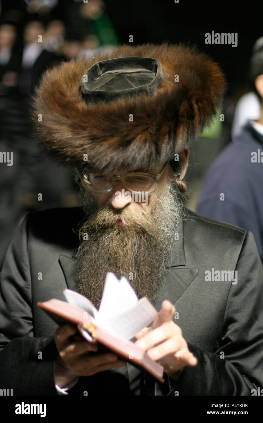 Lag Ba omer pilgrims meron israel Stock Photo - Alamy
