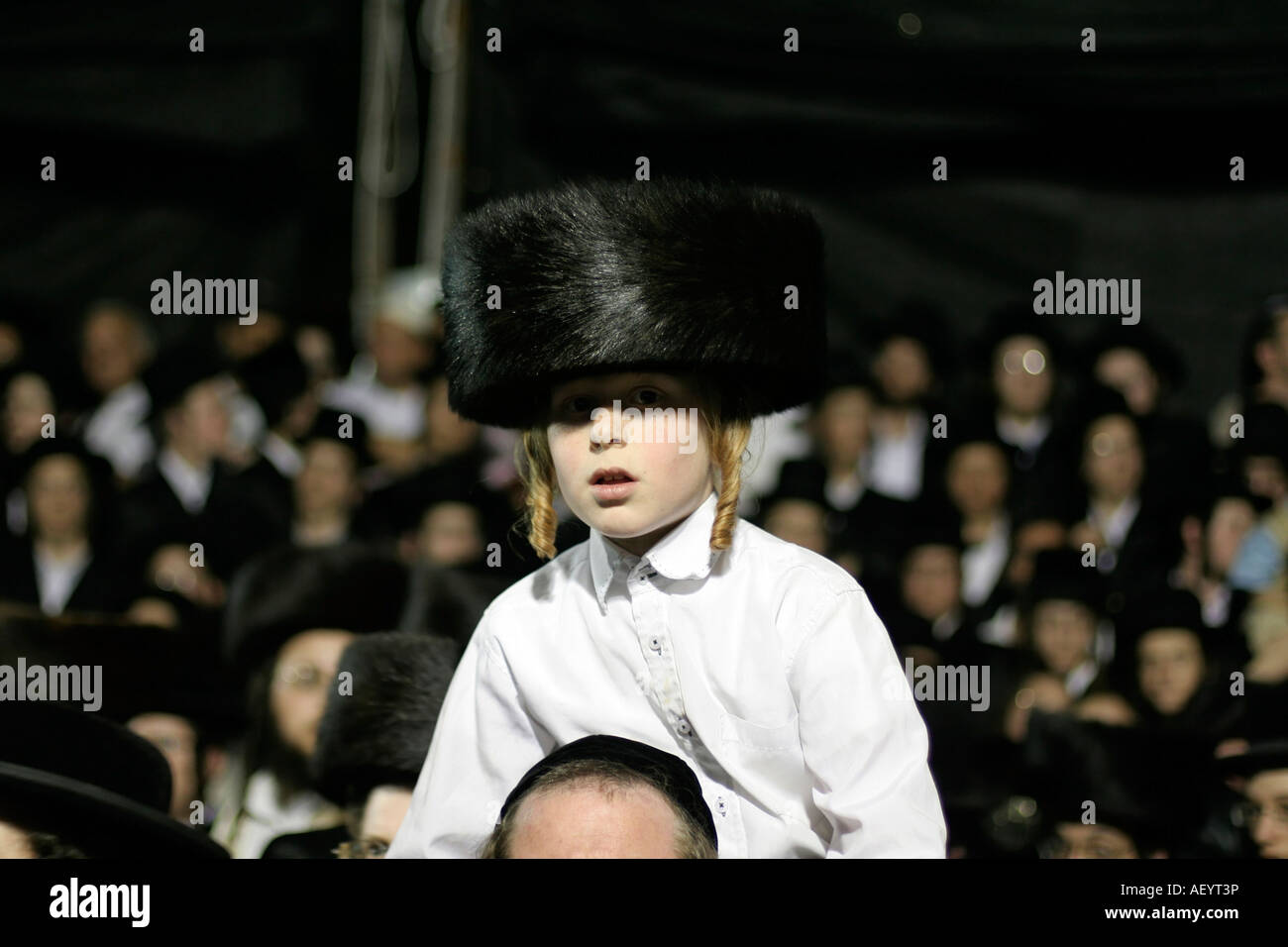 Lag Ba omer pilgrims meron israel Stock Photo - Alamy