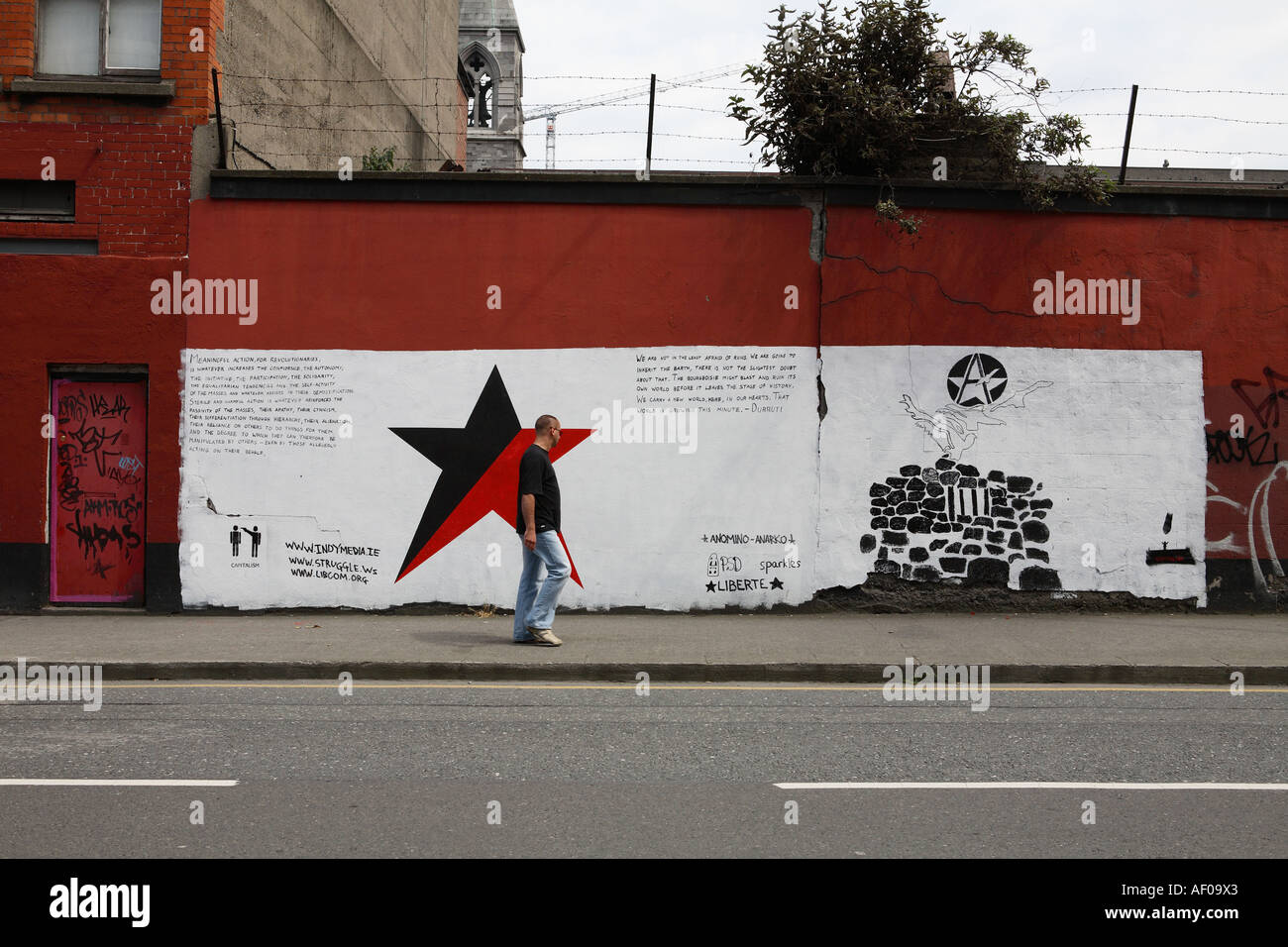 Graffiti - Moss Street, Dublin Stock Photo - Alamy
