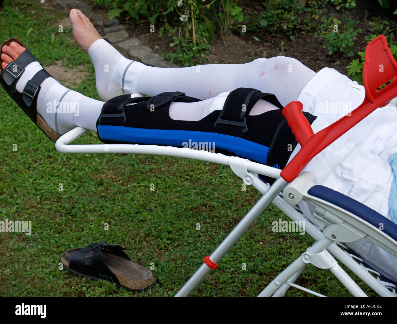 Hurt leg hi-res stock photography and images - Alamy