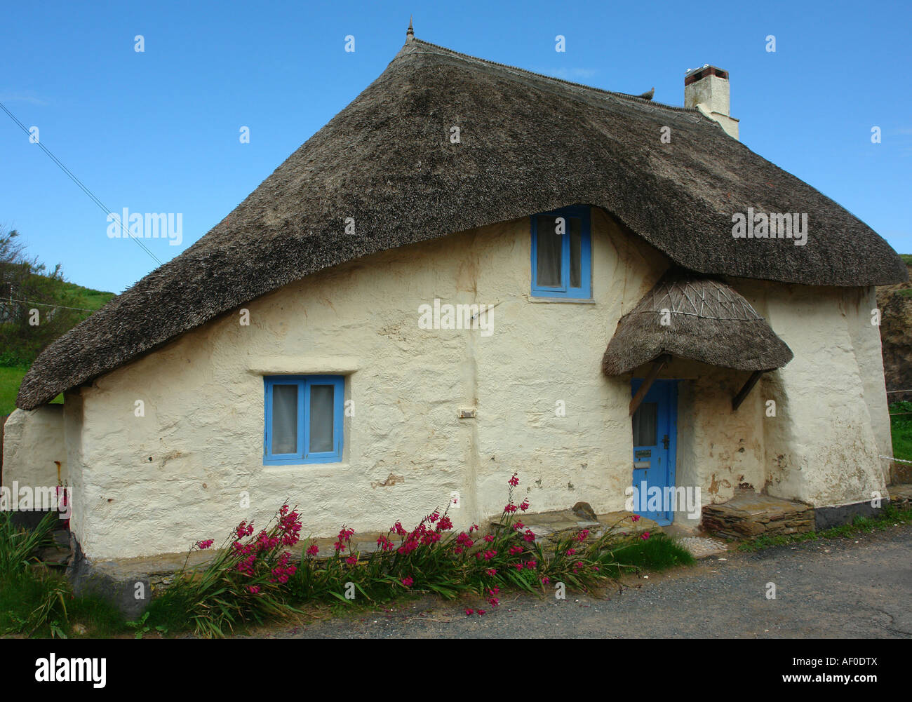 Thatched Cottage at Hope Cove Devon Stock Photo - Alamy