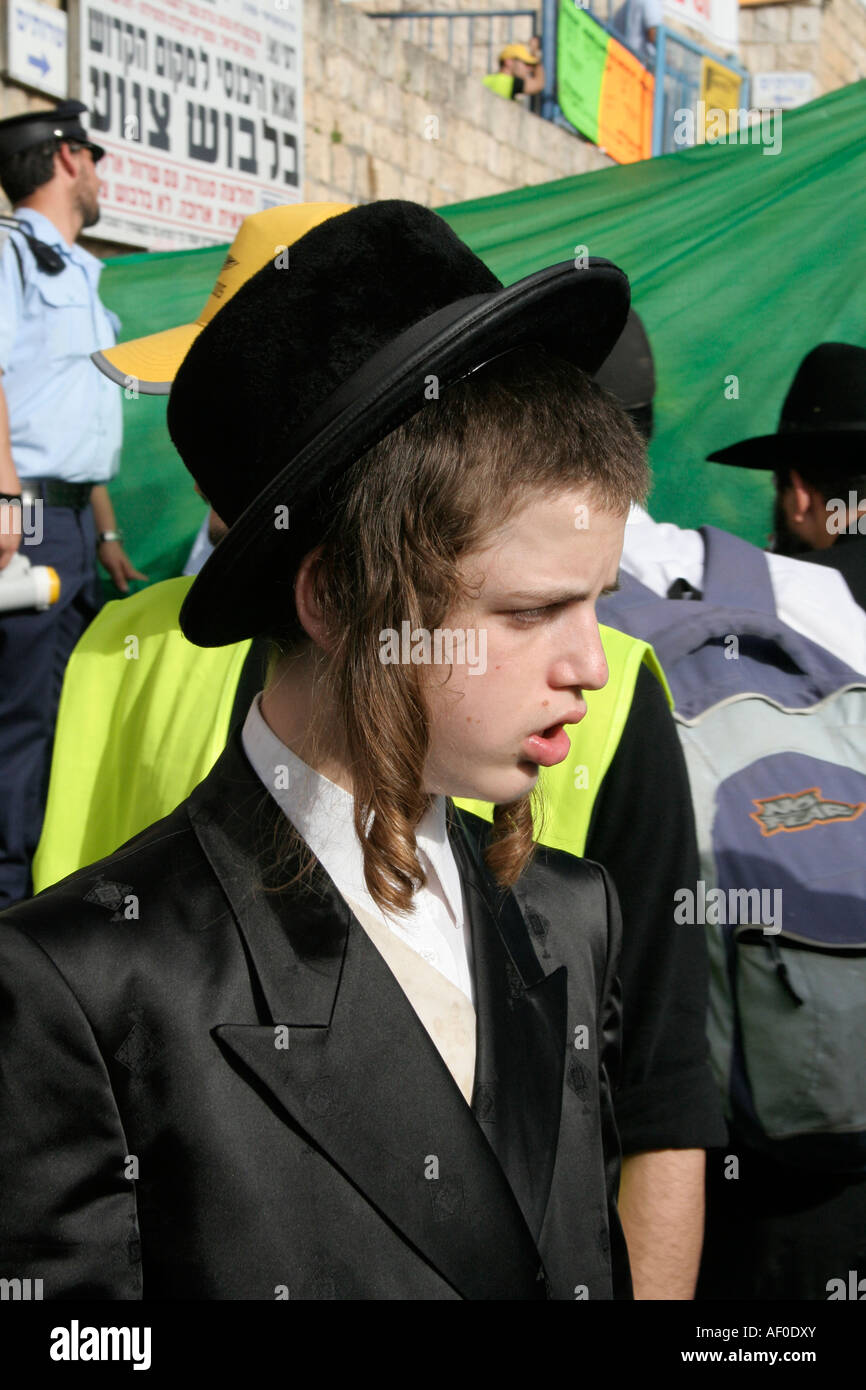 Lag Ba omer pilgrims meron israel Stock Photo - Alamy