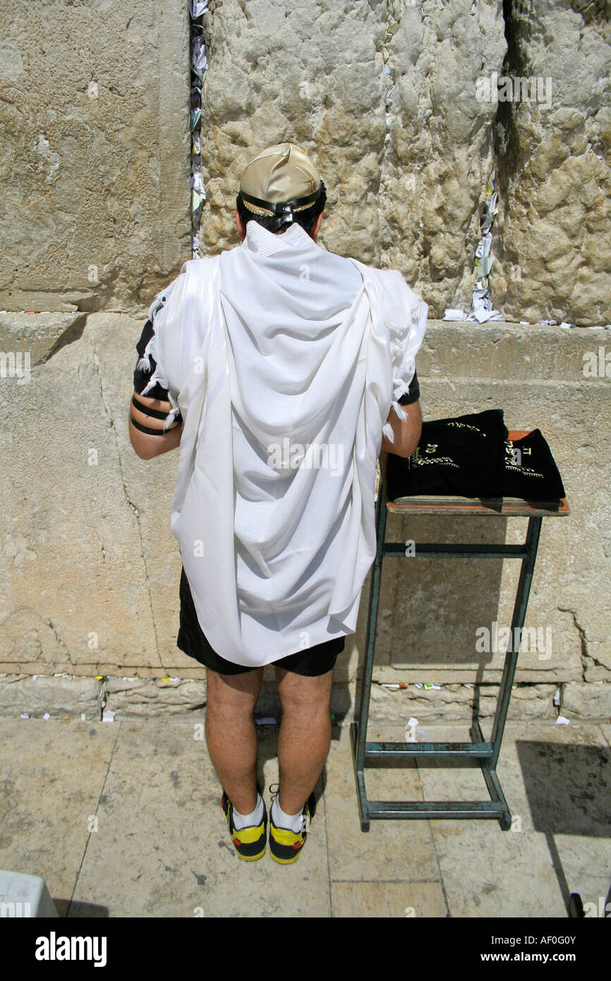 american jew pilgrim at the wailing western wall jerusalem israel Stock ...