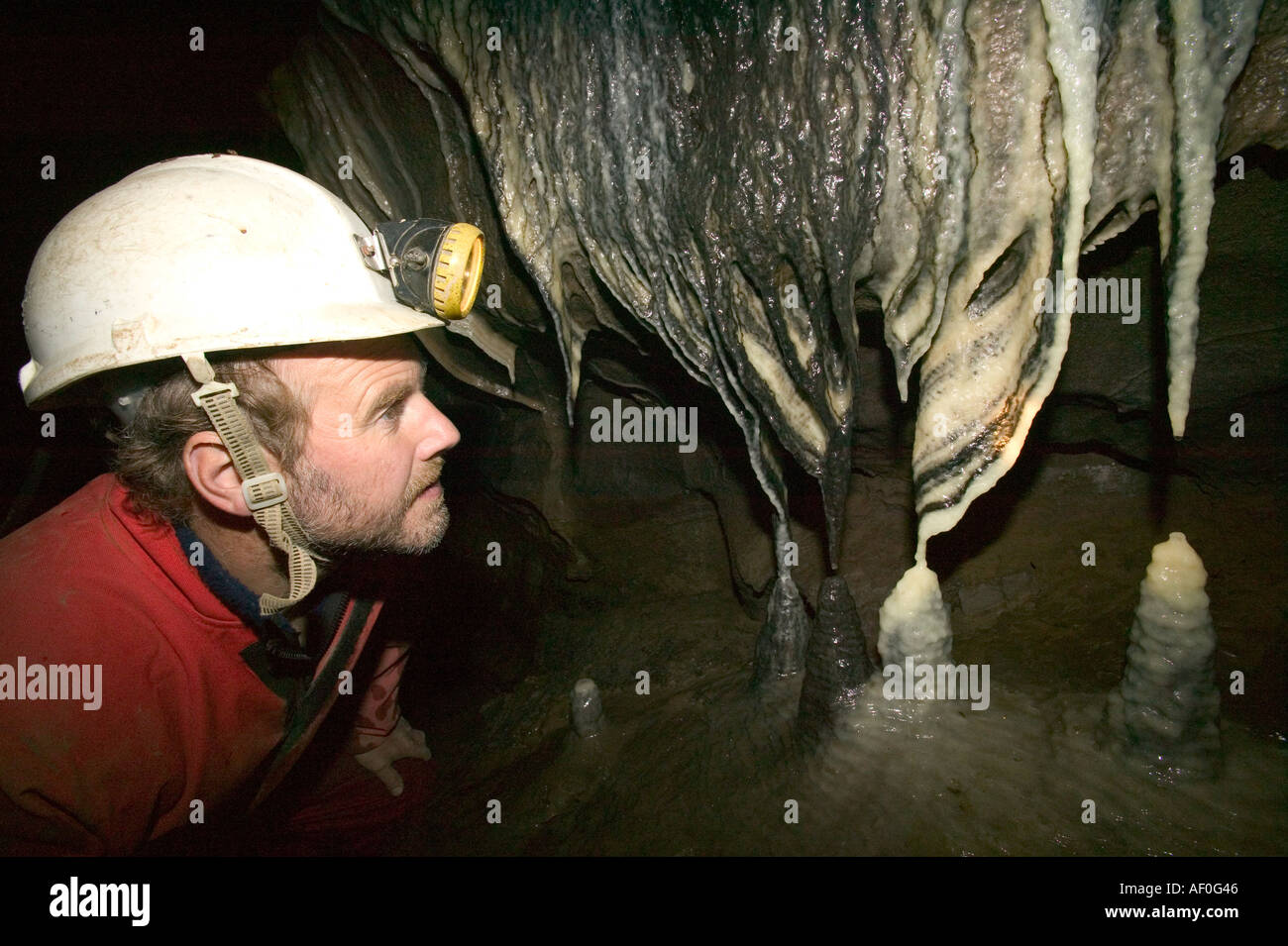 Stalgtite hi-res stock photography and images - Alamy