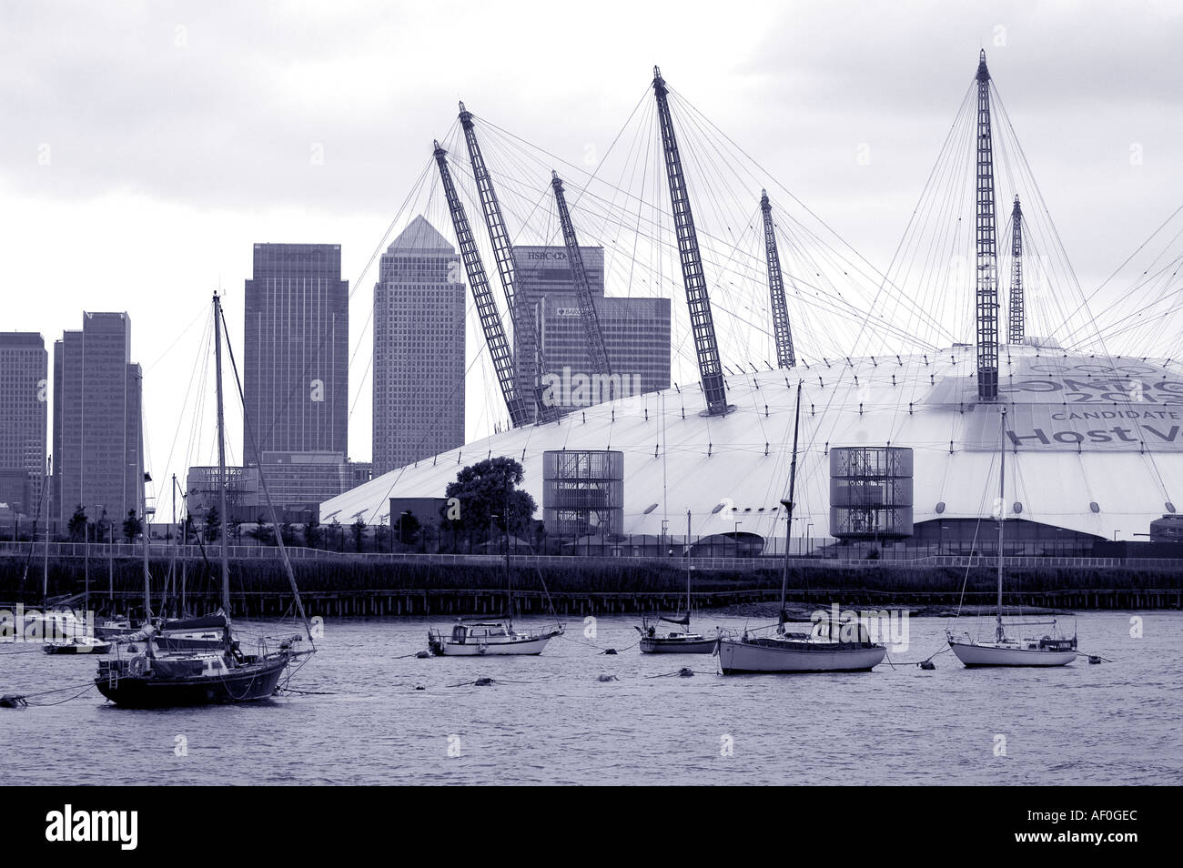 Millenium dome 2000 hi-res stock photography and images - Alamy