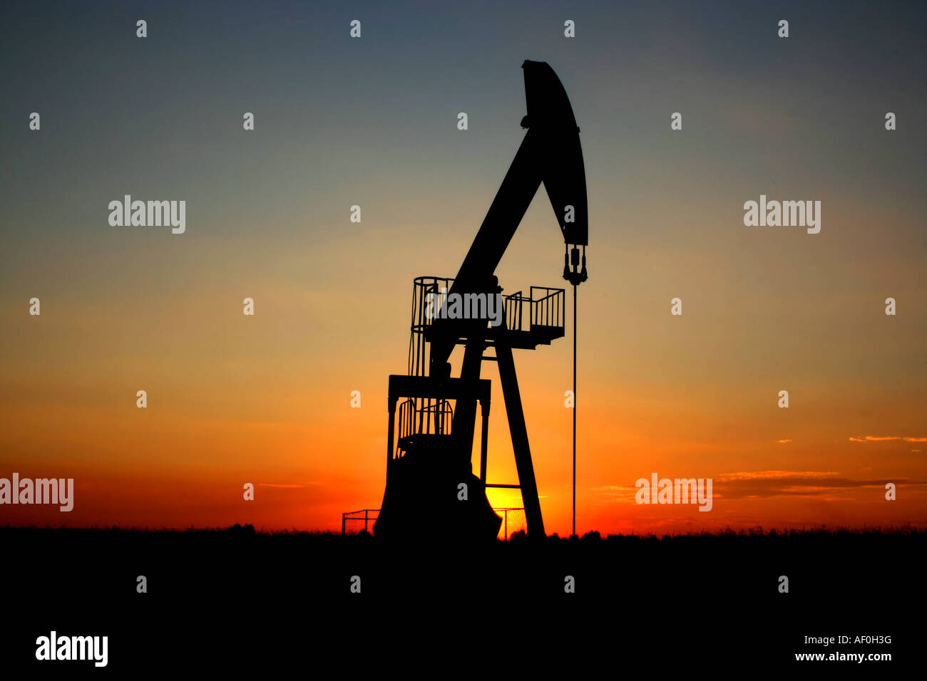 Saudi arabia oil rig hi-res stock photography and images - Alamy