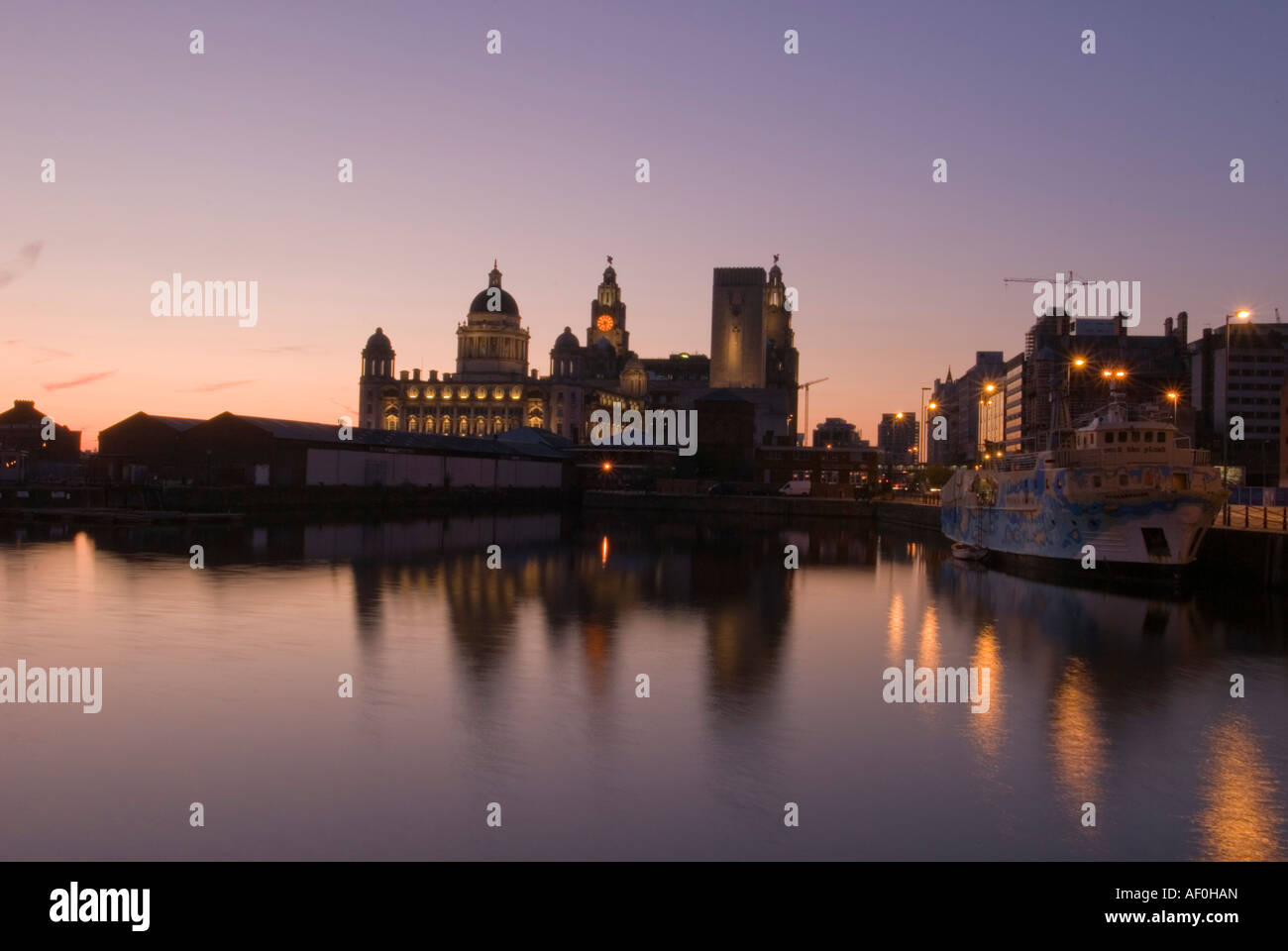 Liver building in evening as sun sets Stock Photo - Alamy