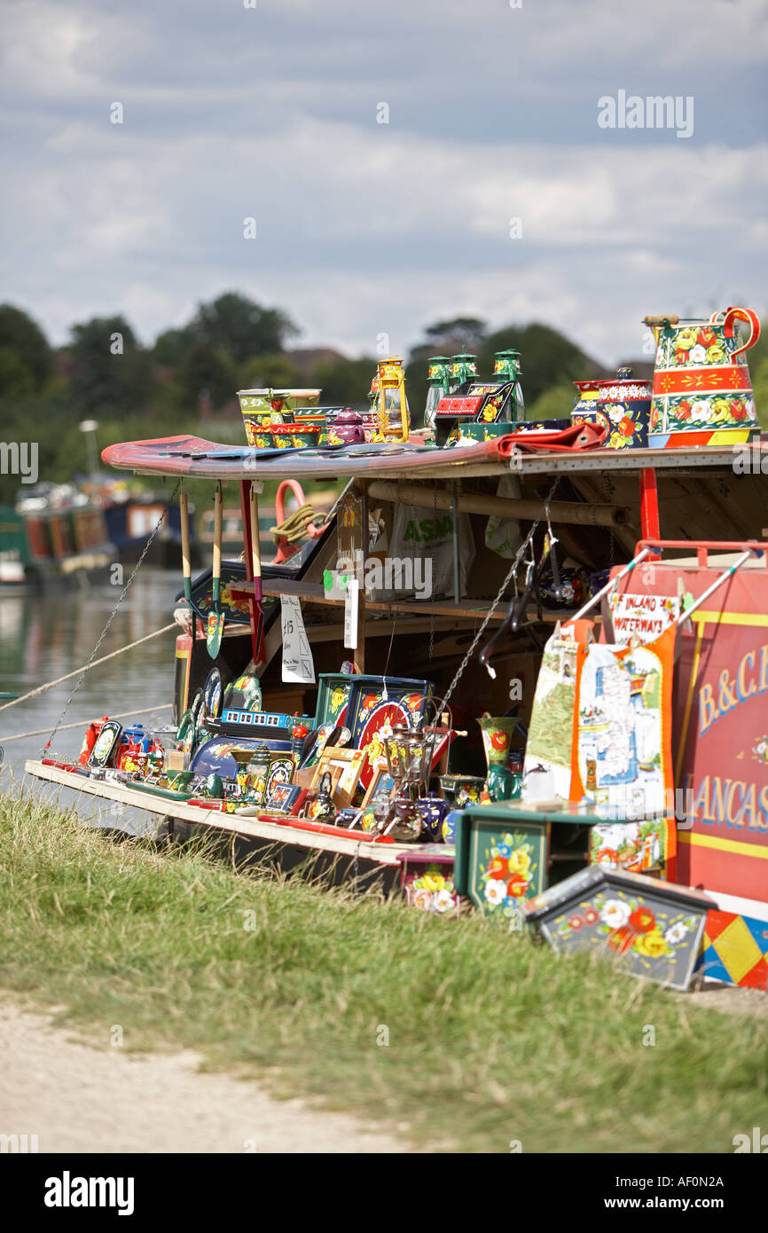 Grand Union Canal traditional canal ware shop Stock Photo - Alamy