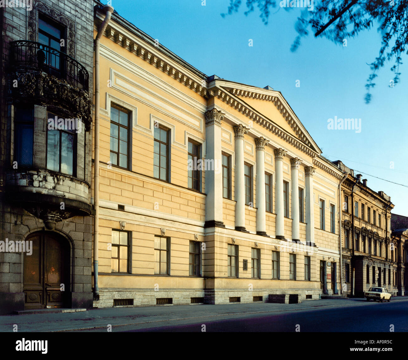 Saint petersburg administration building hi-res stock photography and ...