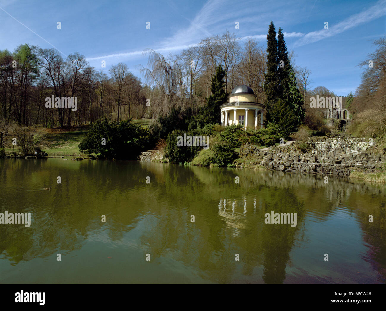 Kassel, Wilhelmshöhe, Barockpark, Apollotempel und Aquädukt Stock Photo ...