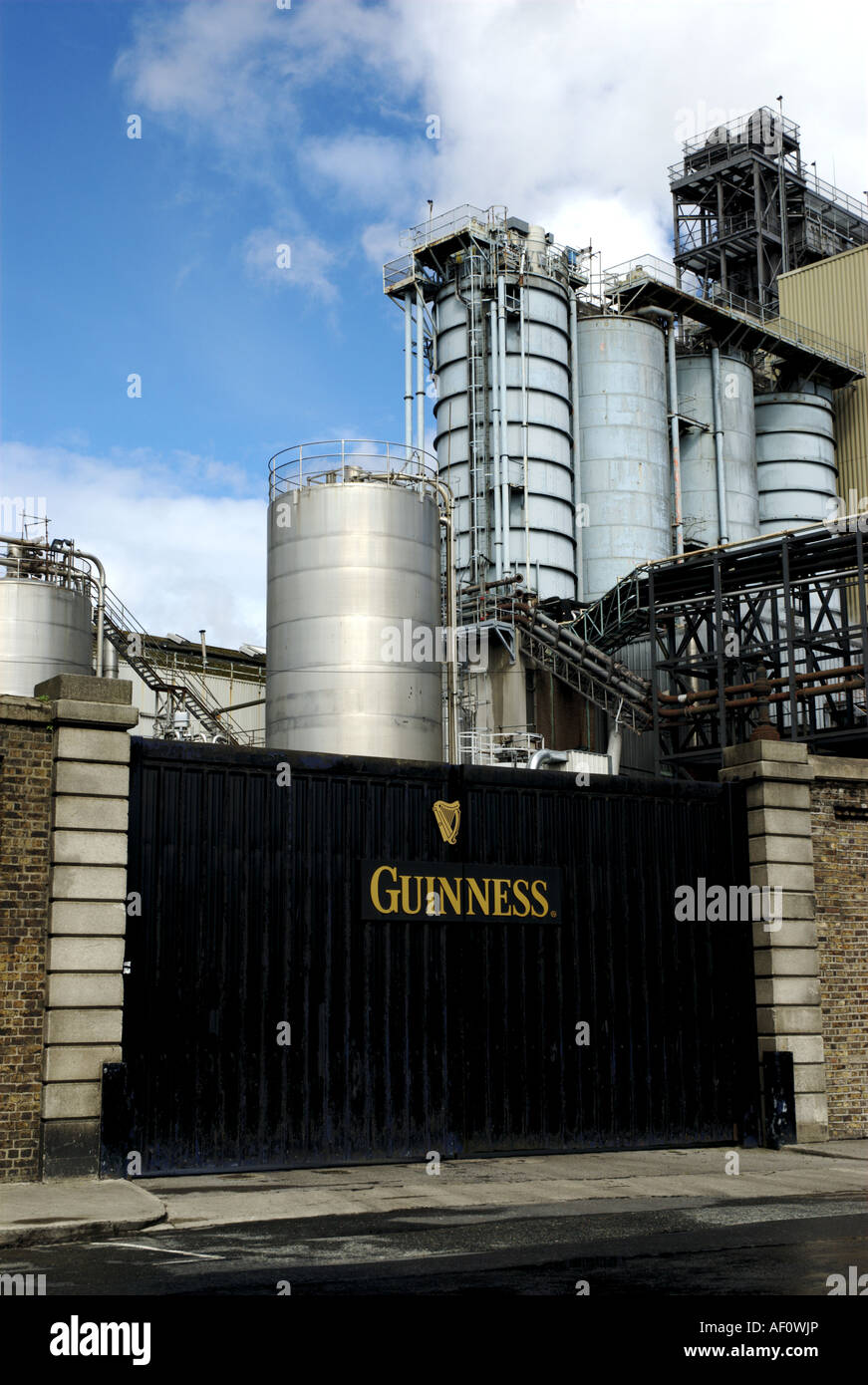 Factory gate gates hi-res stock photography and images - Alamy