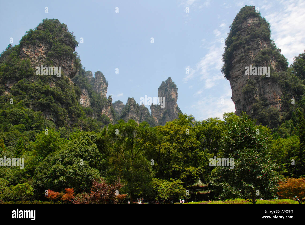 Rock out crops hi-res stock photography and images - Alamy