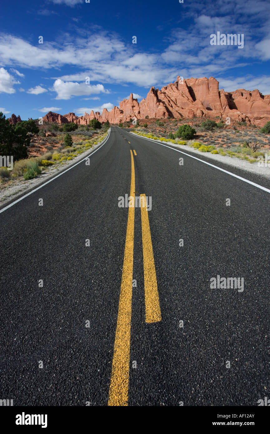 Highway in desert landscape Stock Photo - Alamy