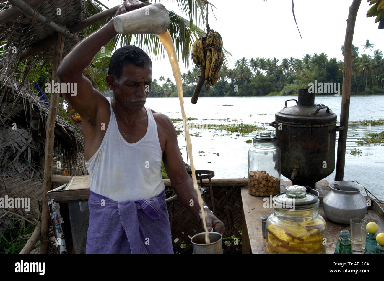 LOCAL TEA SHOP ON THE BANKS OF BACKWATERS, ALAPPUZHA Stock Photo - Alamy
