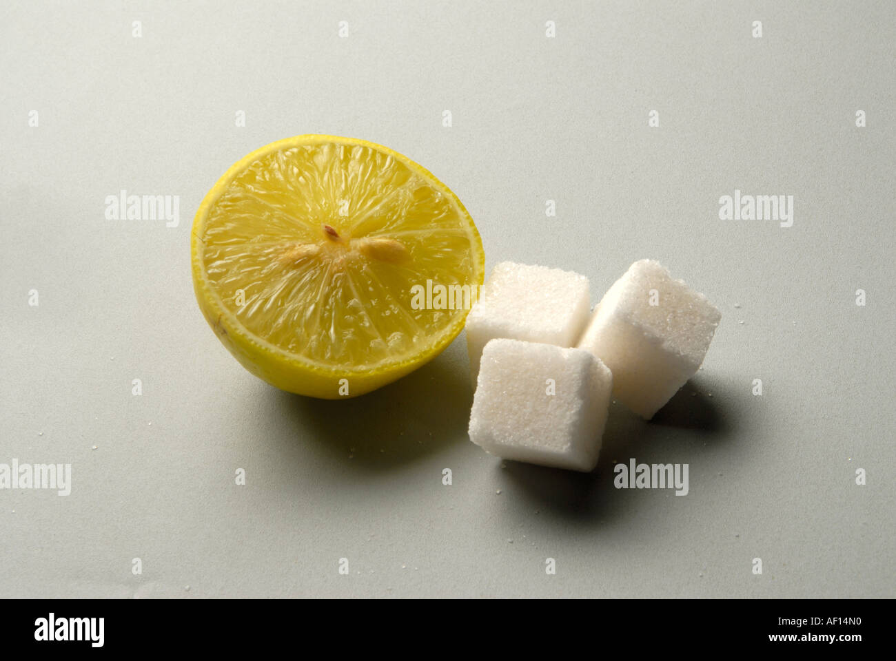 LEMON AND SUGAR CUBES ON DISPLAY Stock Photo - Alamy