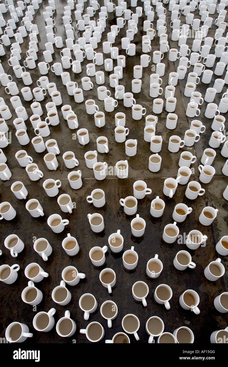 Thousands of cups hi-res stock photography and images - Alamy