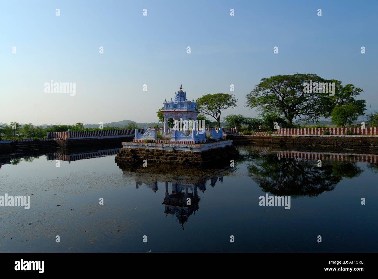 A TEMPLE IN THE MIDDLE OF A POND IN TIRUNELVELI TAMILNADU Stock Photo ...