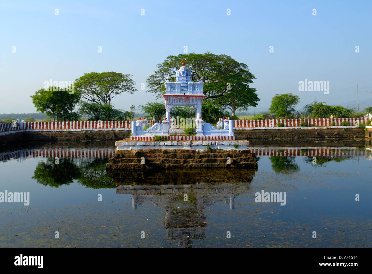Temple pond beliefs hi-res stock photography and images - Alamy