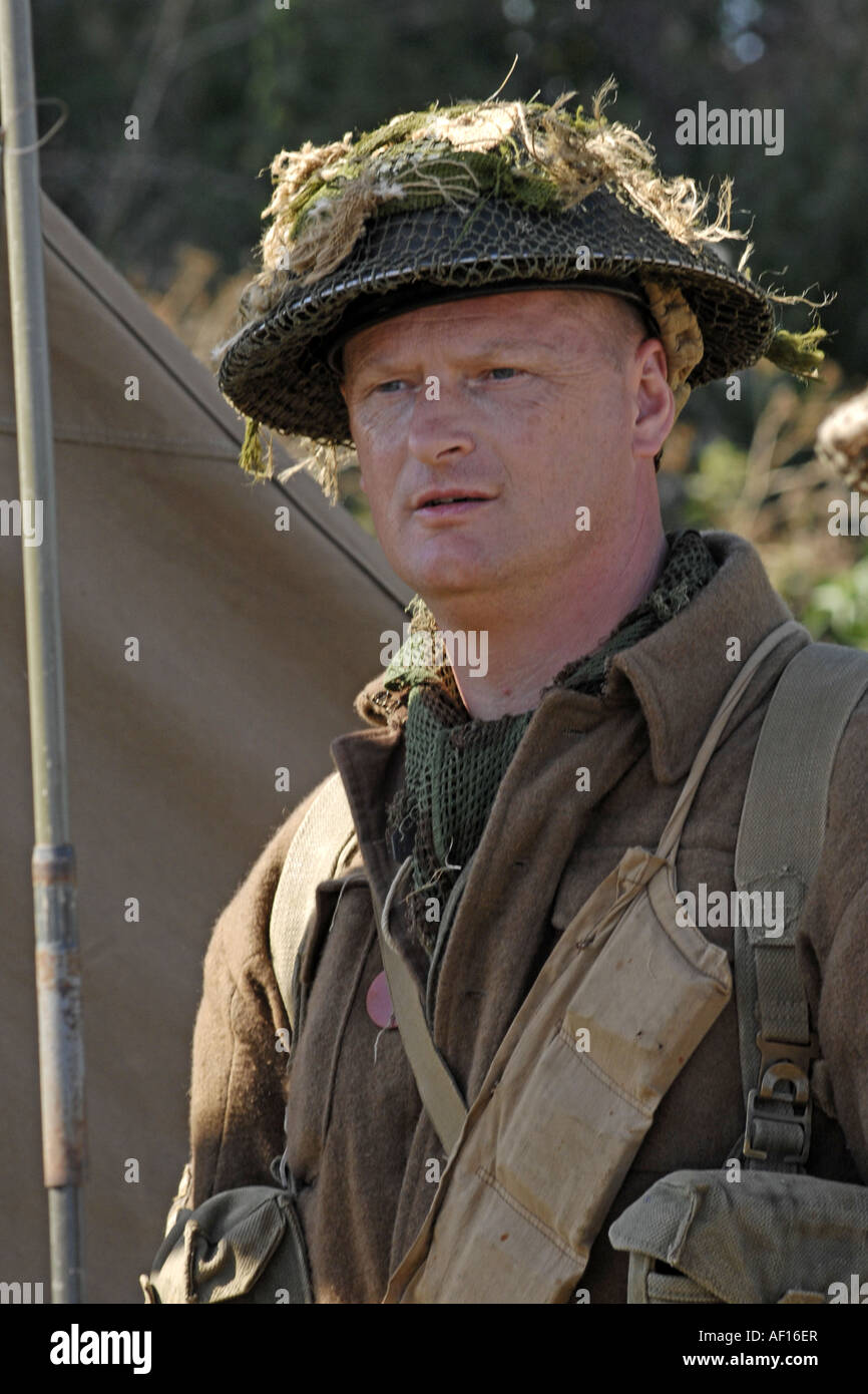 British soldier ww2 portrait hi-res stock photography and images - Alamy