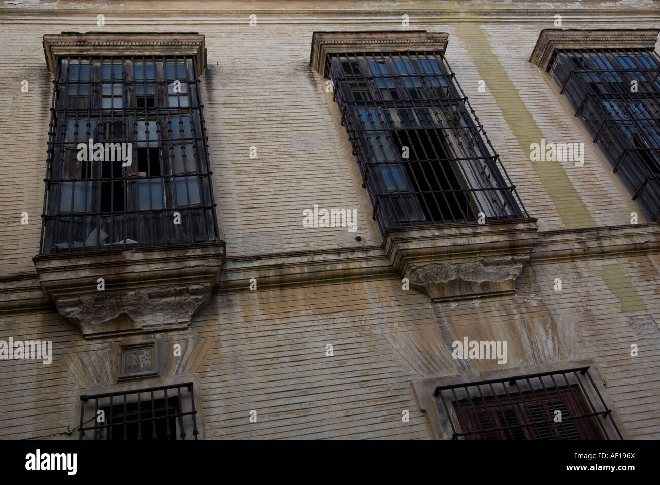Burglar bars windows hi-res stock photography and images - Alamy