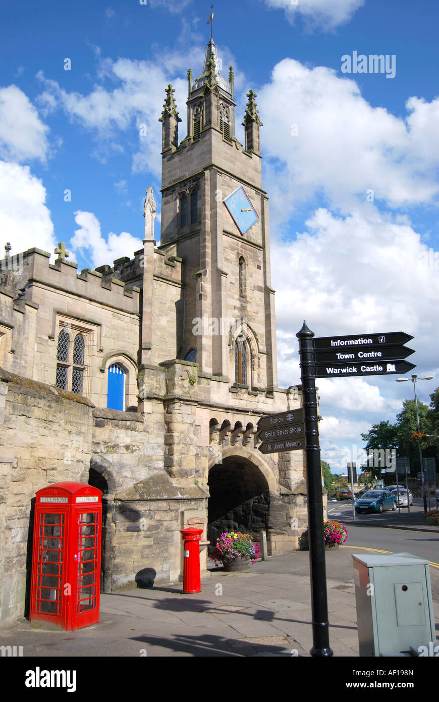 Warwick east gate hi-res stock photography and images - Alamy