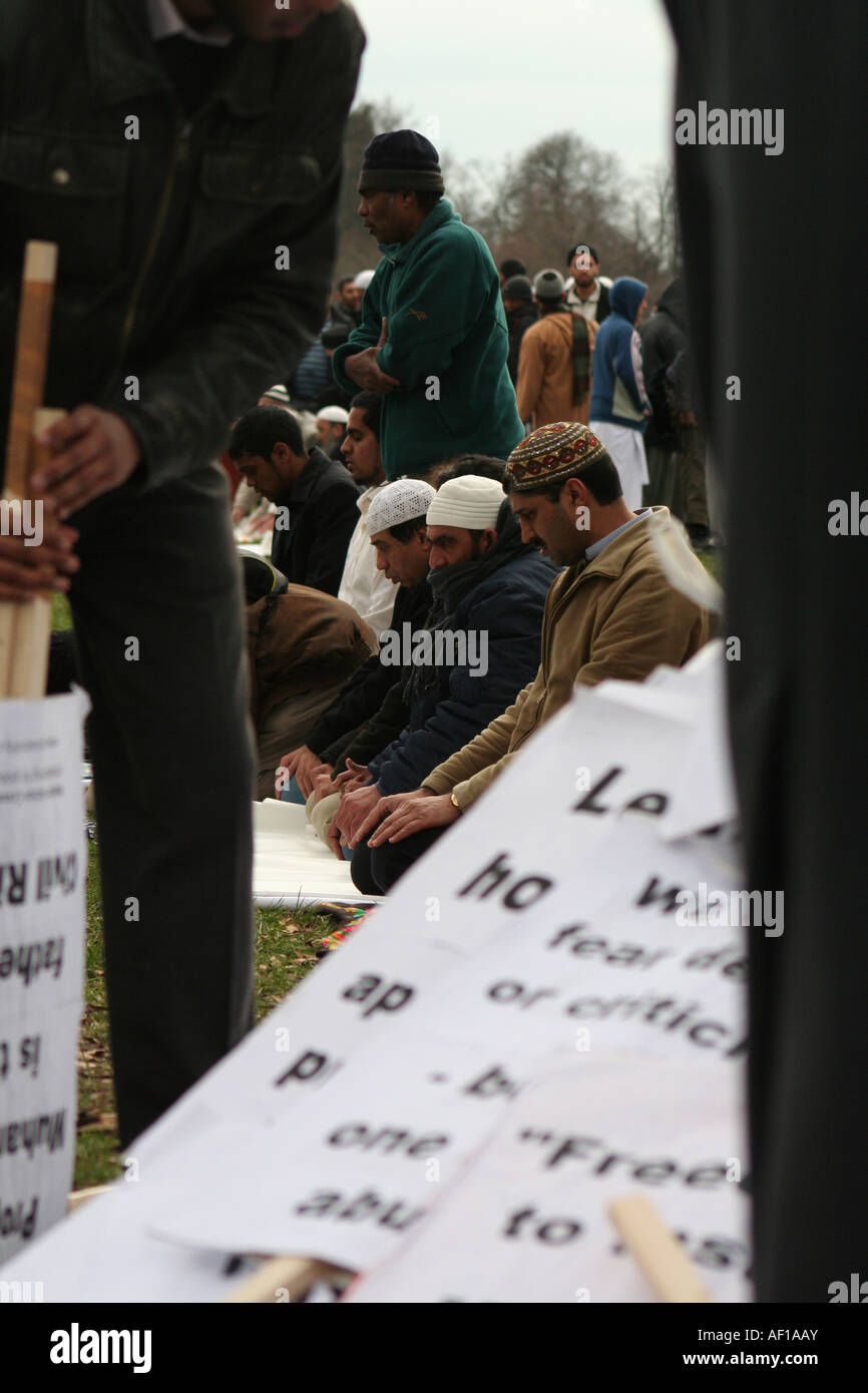 Islamic Protest in London Against the Danish Cartoons Stock Photo - Alamy