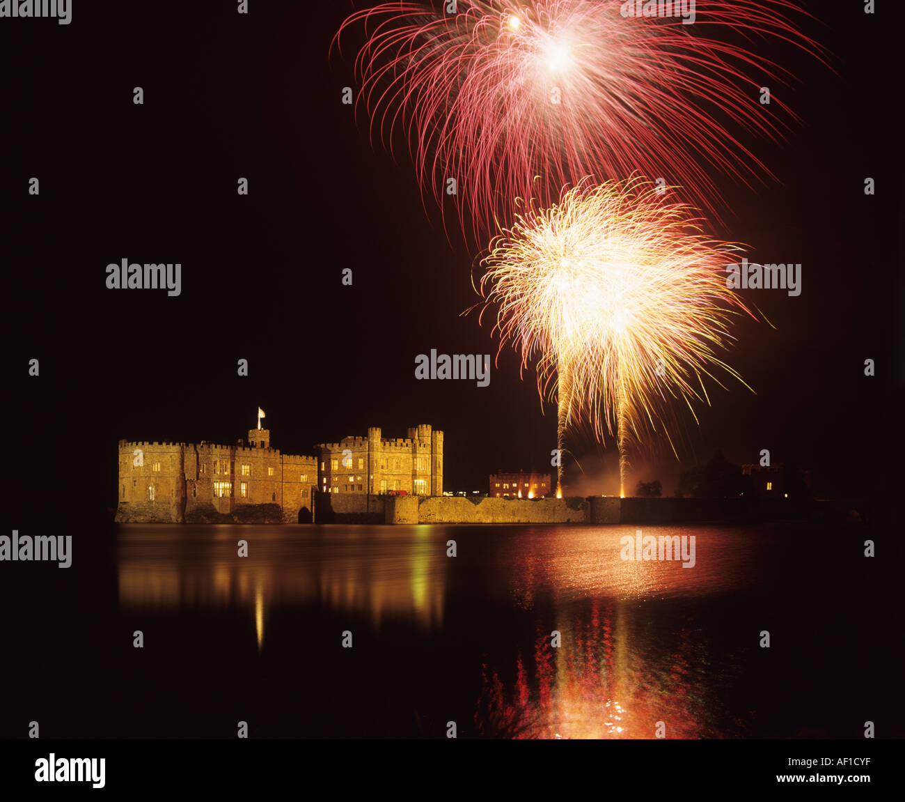 Fireworks over Leeds Castle, Kent, England, UK Stock Photo - Alamy