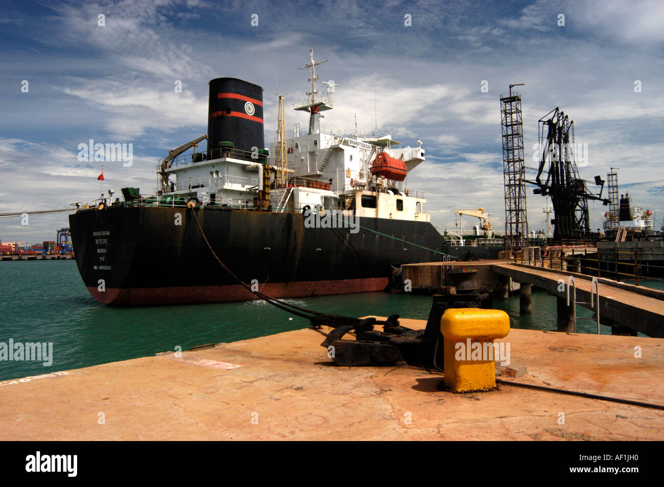 OIL TANKER AT BERTH CHENNAI PORT TAMIL NADU Stock Photo - Alamy