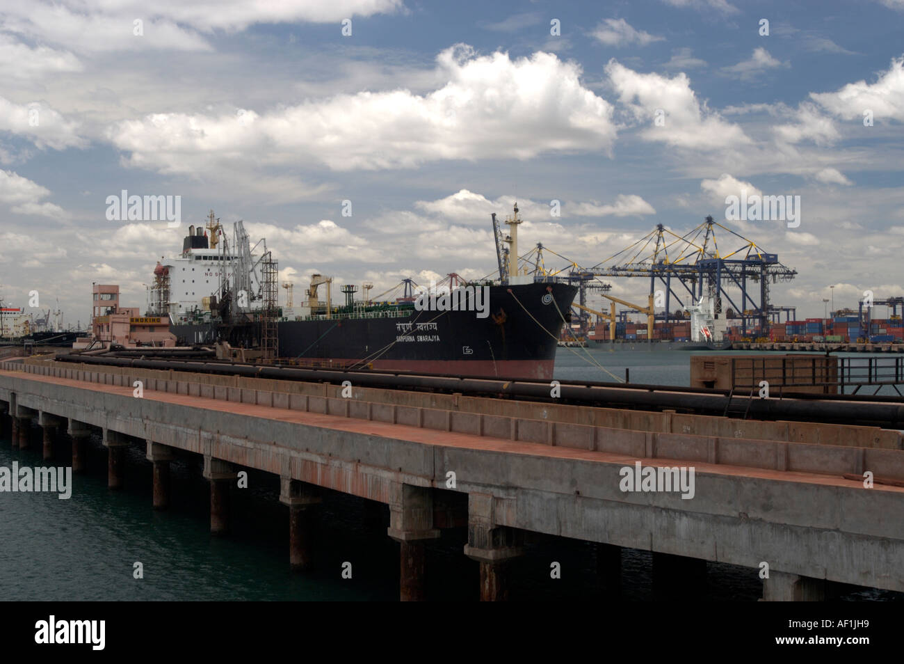 OIL TANKER AT BERTH CHENNAI PORT TAMIL NADU Stock Photo - Alamy