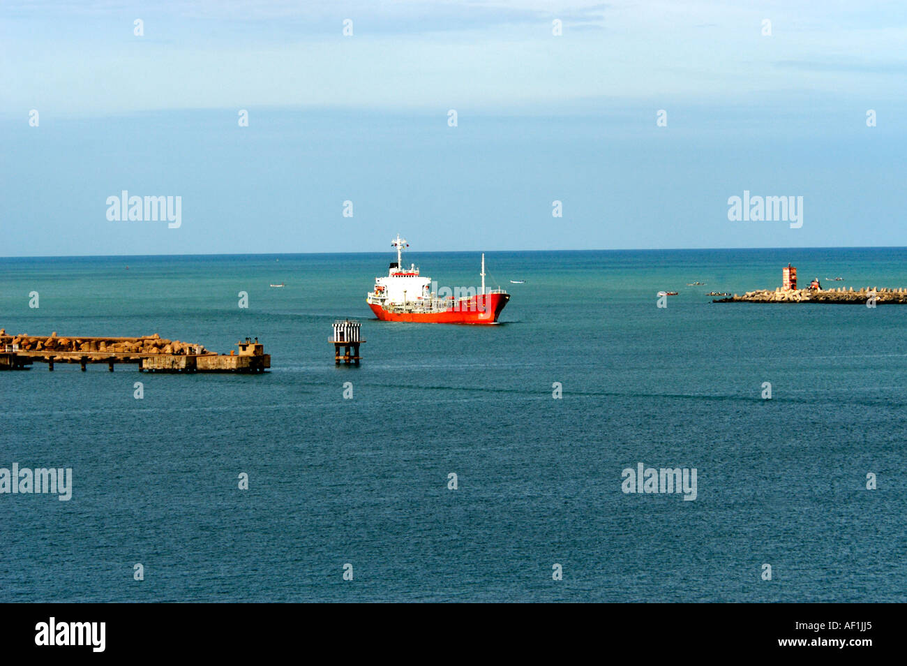 PILOT TUG BOAT ENTERING CHENNAI PORT TAMIL NADU Stock Photo - Alamy