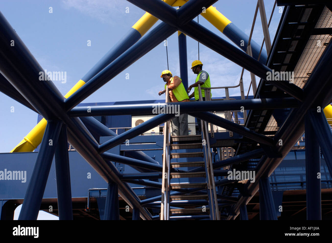 SUPER CRANES AT WORK CONTAINER TERMINAL CHENNAI PORT Stock Photo - Alamy