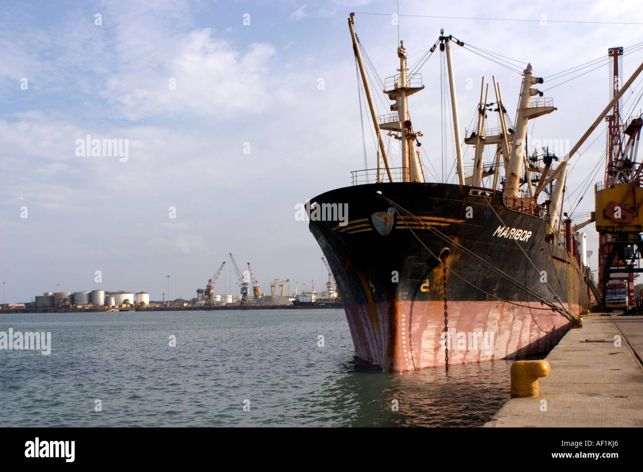 CARGO VESSEL AT BERTH CHENNAI PORT Stock Photo - Alamy