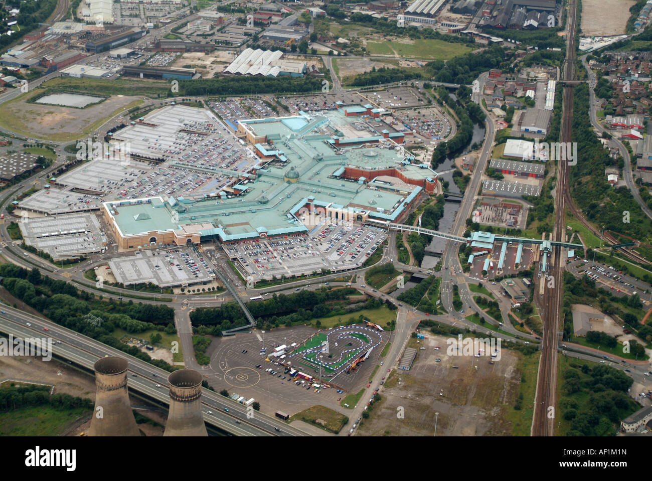 An aerial view of meadowhall shopping centre hi-res stock photography ...