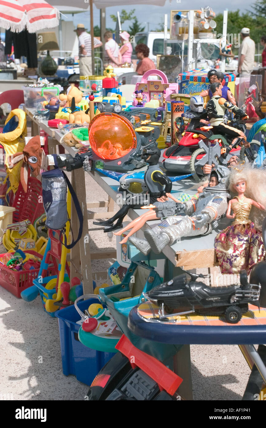 outdoor marketplace in france street Stock Photo - Alamy