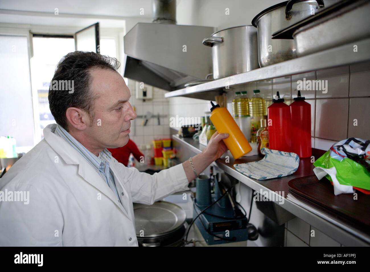 Quality control of tin can hi-res stock photography and images - Alamy