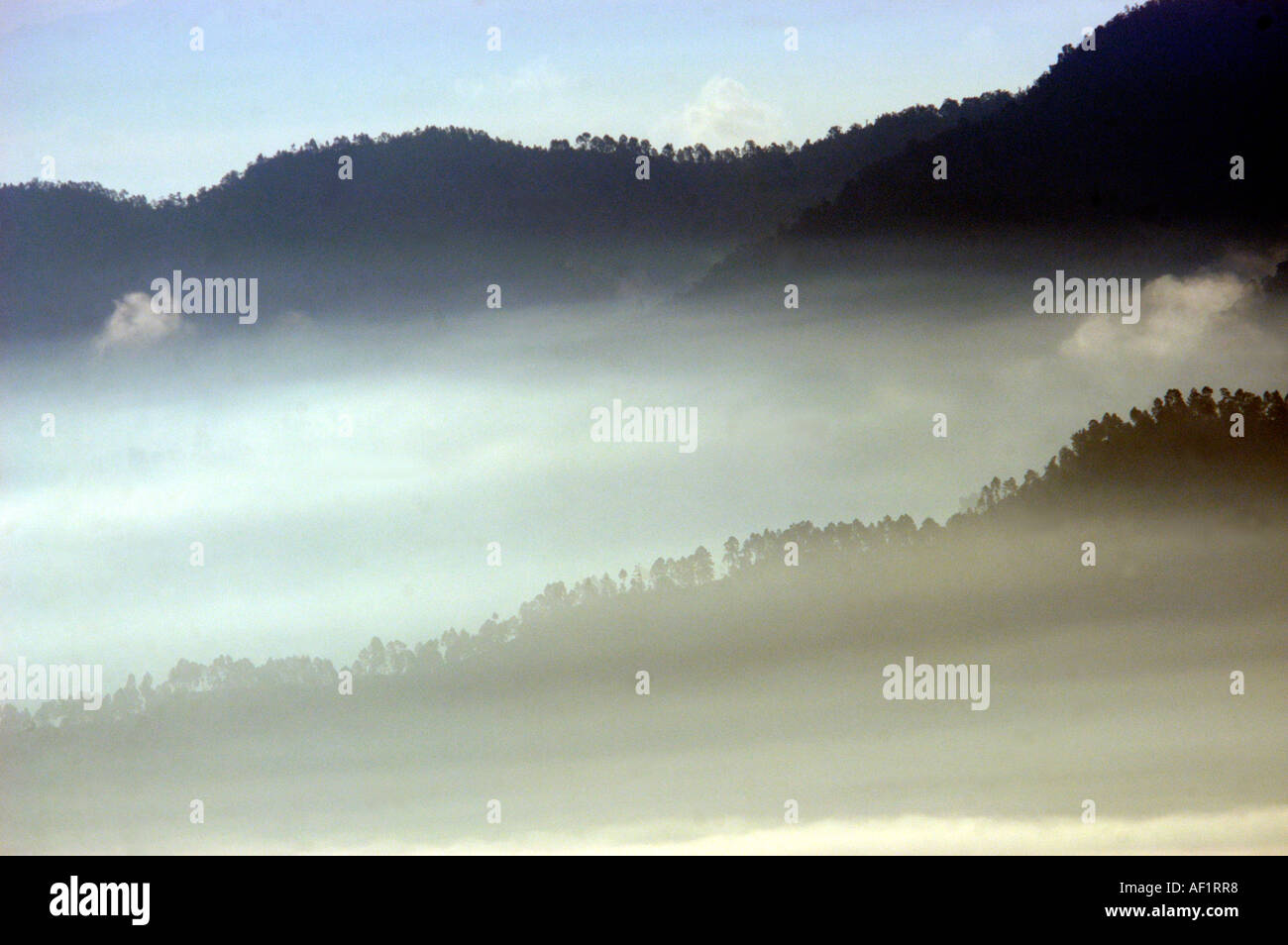 A VIEW OF THE KUMAON RANGES IN HIMALAYAS UTTARANCHAL INDIA Stock Photo ...